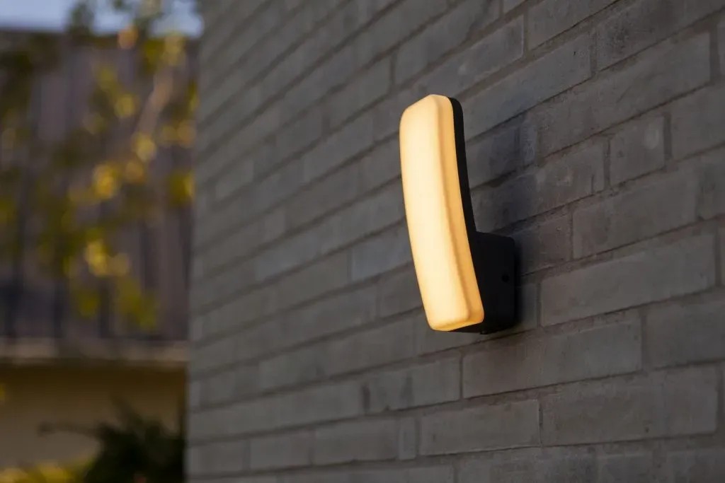 Lutec Vonkajšia nástenná lampa KITE LED 8,8 W, 770 lm, 3000 K, 82 x 83 x 200 mm nakúpiť v OBI