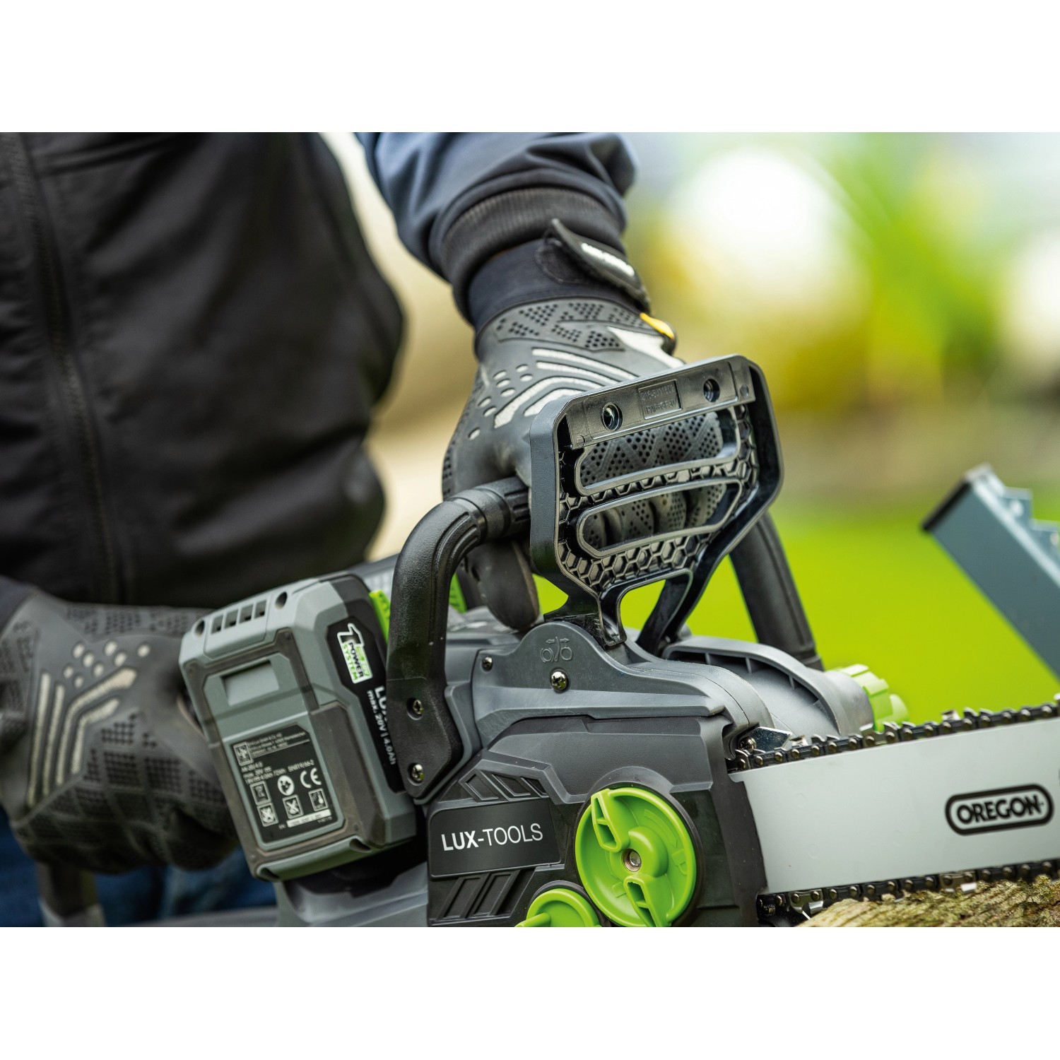 LUX-TOOLS 1 PowerSystem Aku reťazová píla A-KS-2x20/405 Solo nakúpiť v OBI