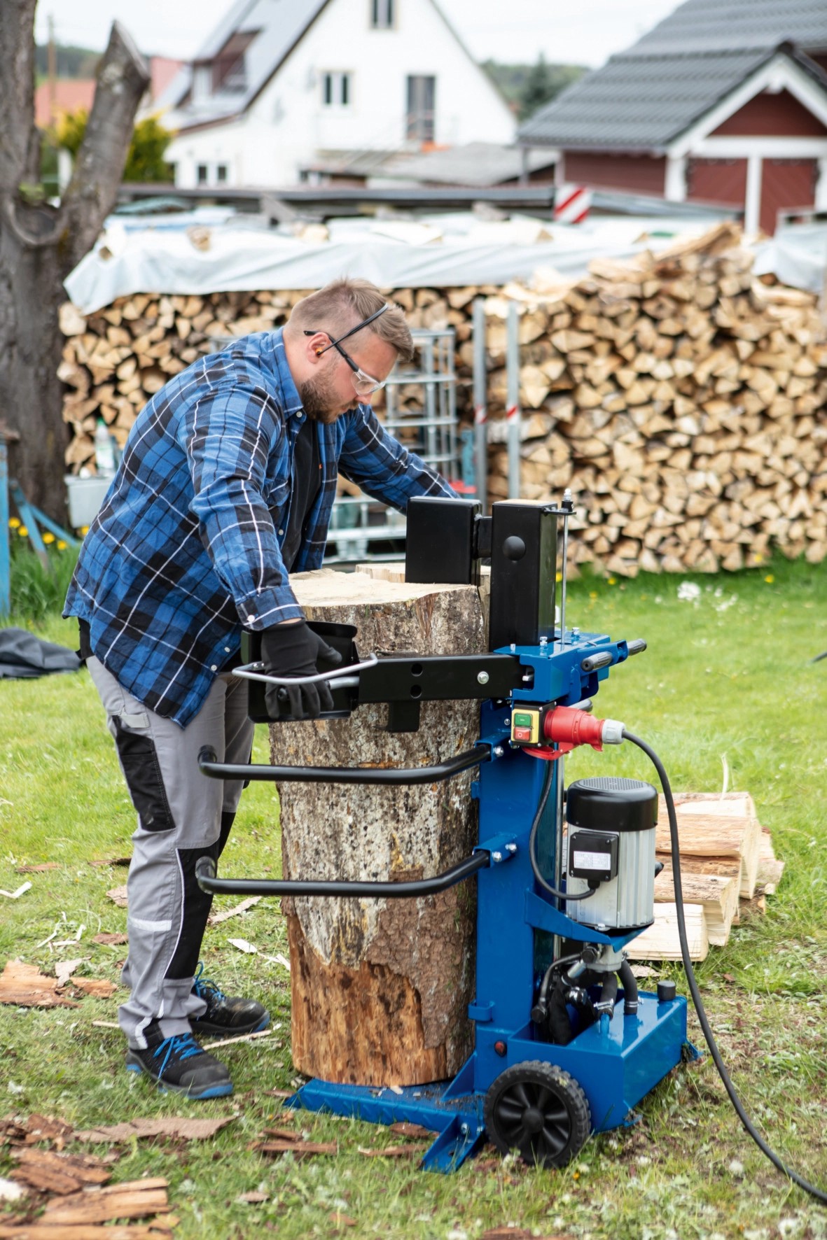 Scheppach Vertikálny štiepač dreva COMPACT 8 T, 3150W, 230 V, 85 x 90 x ...