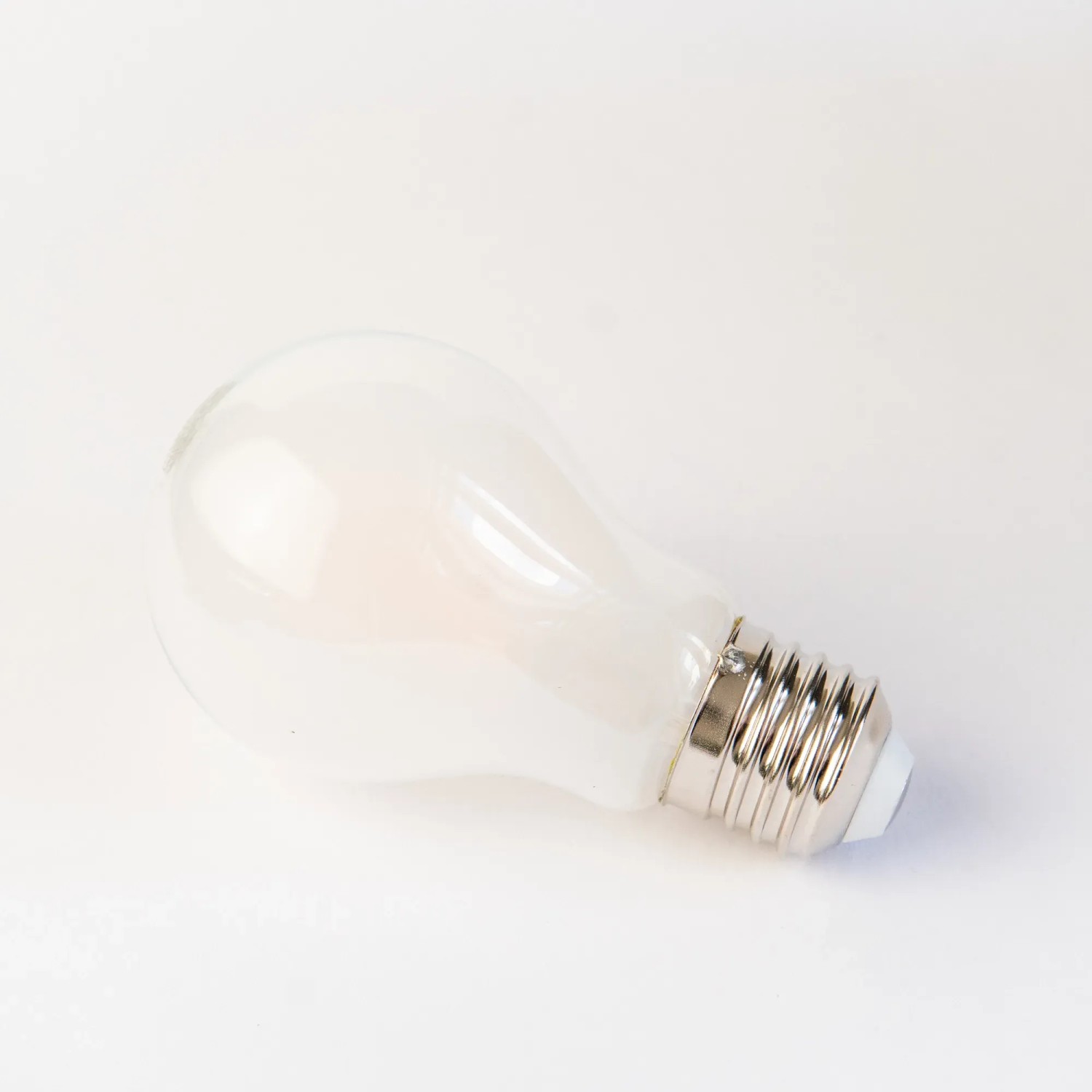 TESLA LED žiarovka Filament Bulb Milky A60, E27, 7,2 W, 230V, 806lm ...